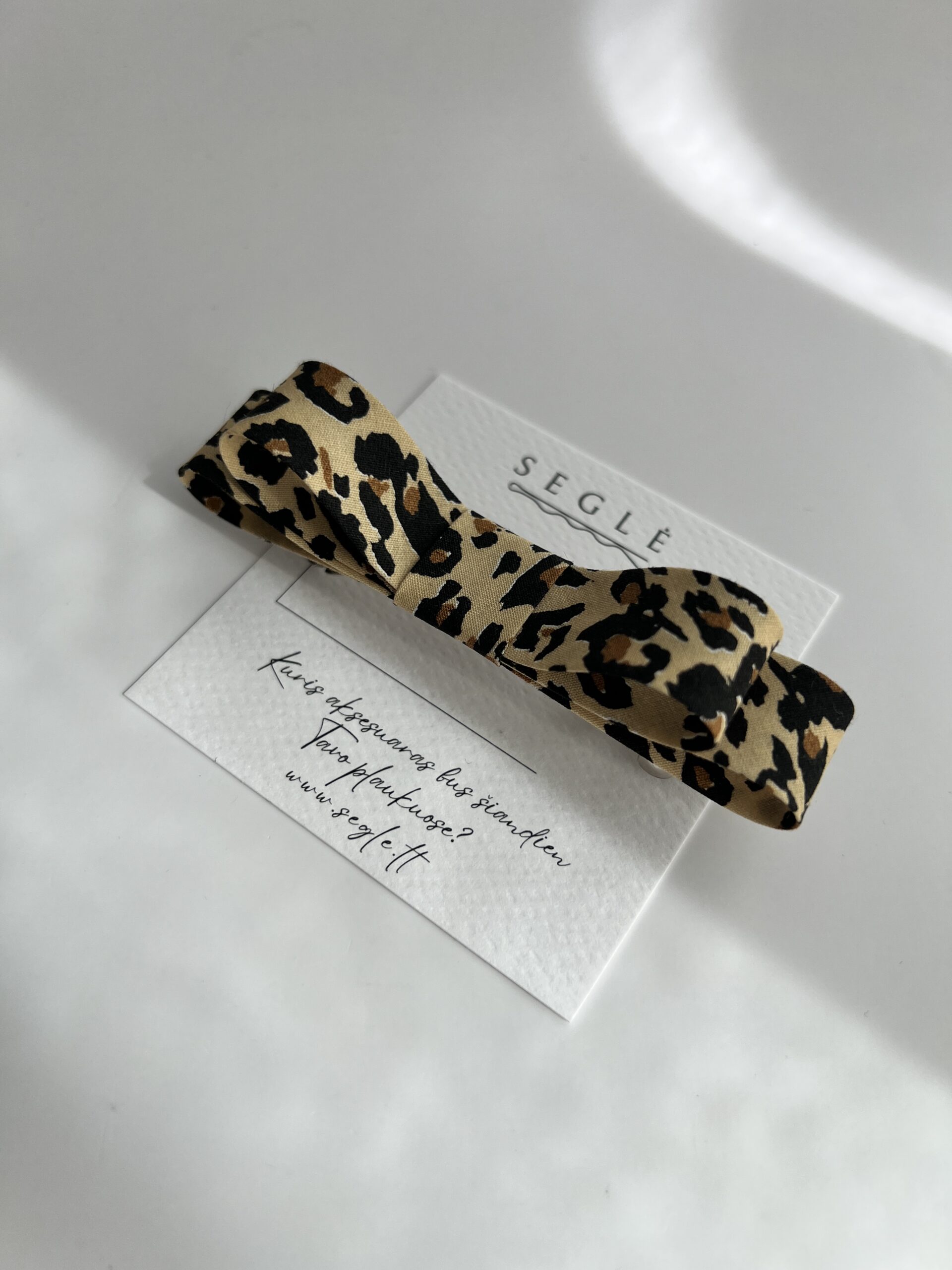 Leopardinis kaspinėlis plaukams - Segė-Eglė
